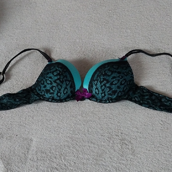Intimates & Sleepwear | Elegant Lace Underwire Bra Teal And Black ...